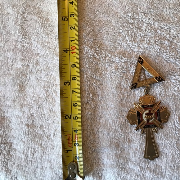 Other | Vintage Hoc Signo Vinces Trinity Commandery Badge | Poshmark